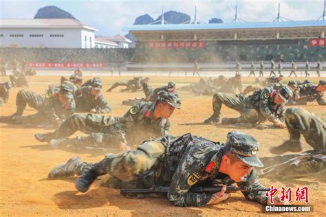 广西武警新兵训练磨砺血性虎气