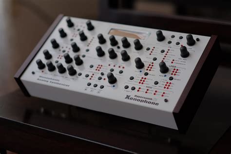 Matrixsynth Hypersynth Xenophone White