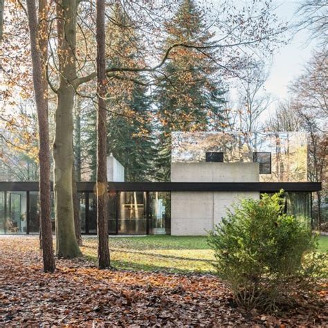 Mirrored Cladding Lets Beli House Disappear Into Belgian Forest