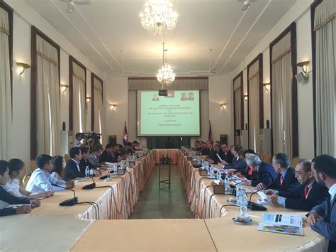 កាលពីព្រឹកថ្ងៃទី១៧ ខែមីនា ឆ្នាំ២០១៦ នៅទីស្តីការក្រុមប្រឹក្សាអភិវឌ្ឍន៍កម្ពុជា ឯកឧត្តម សុខ