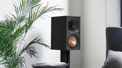 Klipsch Aims For Seriously Big Sound From Its Compact Bookshelf
