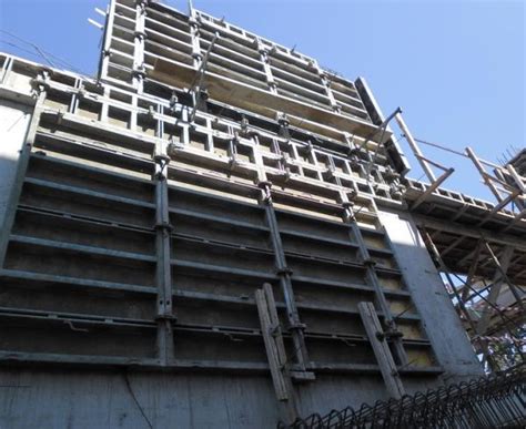 ΕΜΠΟΡΙΚΟ ΚΕΝΤΡΟ ΜΑΡΟΥΣΙ ΒΑΓΕΝΑΣ