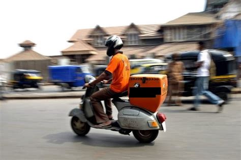 A Food Delivery Babe Seeks Sex From Woman Customer After An Order Dispute