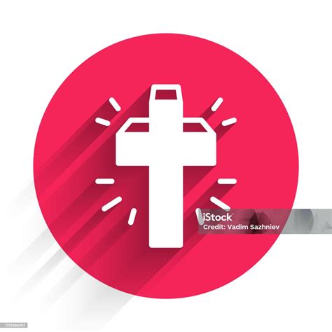 긴 그림자로 고립 된 화이트 크리스찬 크로스 아이콘 교회 십자가 빨간색 원 버튼입니다 벡터 0명에 대한 스톡 벡터 아트 및 기타