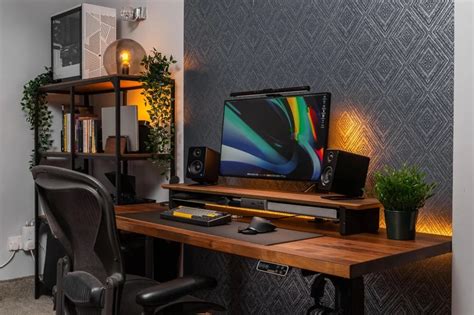 This Is How You Make Your Computer Setup A Thing Of Beauty Setups Cult Of Mac