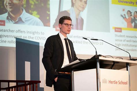 simon munzert is new director of the hertie school s data science lab hertie school connect