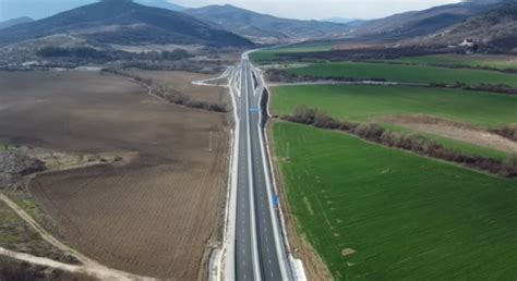 Красота Вижте готовия участък от скоростния път между Ботевград и