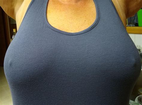 Dont Like To Wear A Bra In The Kitchen Scrolller