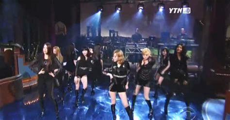 소녀시대 미 토크쇼 라이브무대 선보여