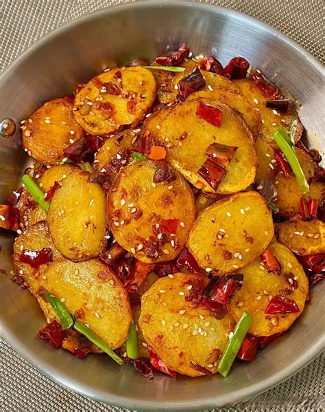 它是唯一一个怎么做都好吃的食物，不仅可以当菜还可以当主食！