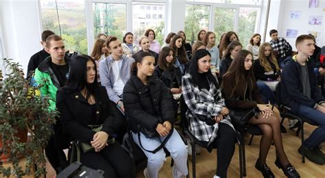 Перша зустріч в УжНУ або Як першокурсники знайомилися з викладачами і студентами кафедри