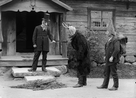 Allt Om Jultraditioner I Sverige Julbock Lucia Och Kalle Anka