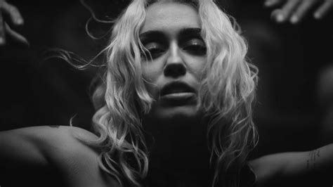 Miley Cyrus Es Demandada Por Los Derechos De Una De Sus Canciones