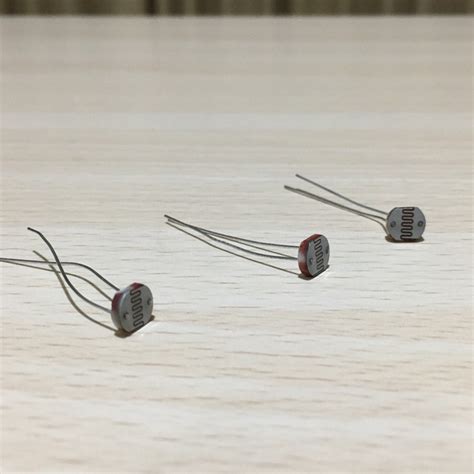 Jual LDR LIGHT DEPENDENT RESISTOR PHOTORESISTOR FOTO SENSOR CAHAYA 7MM 7 MM Shopee Indonesia