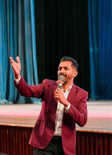 Thisanka පිස්සො පිහාට්ටකගේ පාපෝච්චාරණය ඔව් මමත් පිස්සු පිහාට්ටක් තමා මට මතකයි මං පුංචි කාලෙ