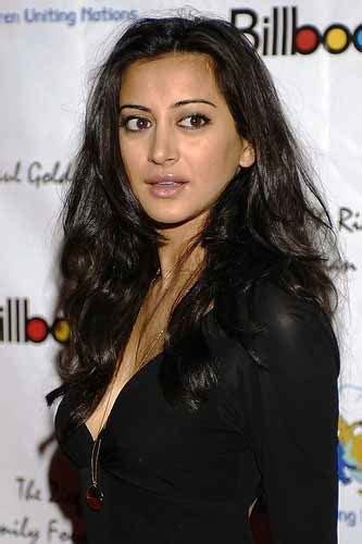 Noureen Dewulf About Noureen Dewulfs Fabulous Acting Career