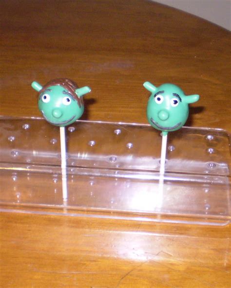 São Bolinhos Cake Pops Shrek
