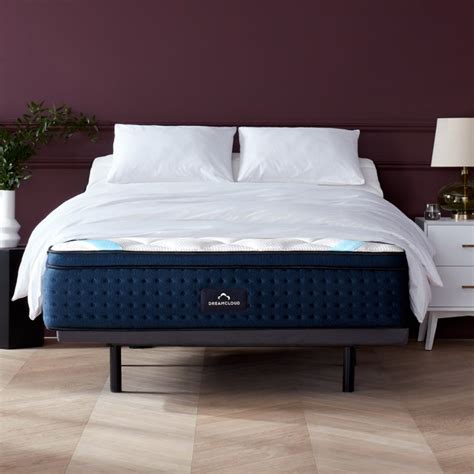 9 Best Adjustable Mattresses In 2024 According To Our Editors