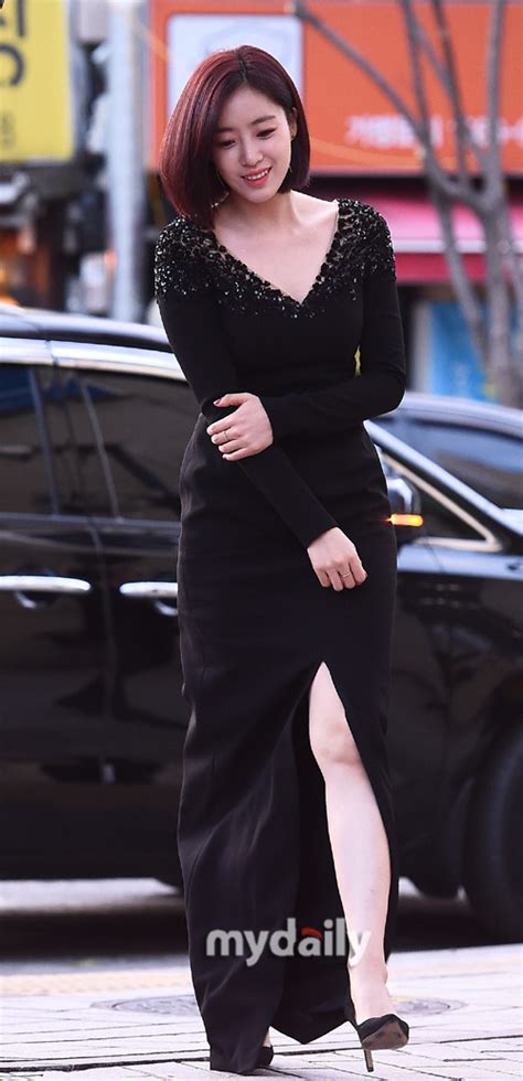 [md포토] 함은정 아찔한 각선미 노출