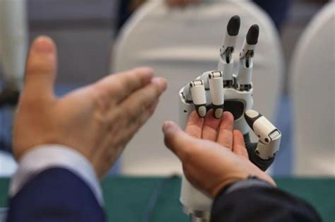 제1회 중국 휴머노이드 로봇 산업 대회 베이징서 개막