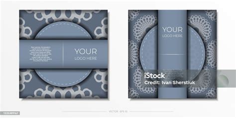 아랍어 패턴과 파란색으로 인쇄 디자인 엽서를위한 고급스러운 템플릿 빈티지 장식품으로 초대 카드를 준비합니다 0명에 대한 스톡