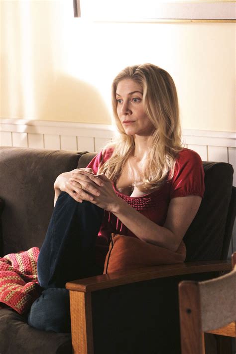 Lost The Variable S5ep14 Elizabeth Mitchell Elizabeth Celebrities