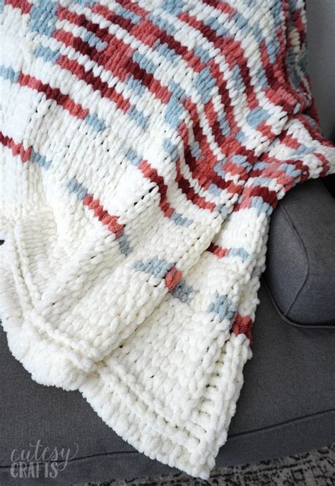 How To Make A Loop Yarn Blanket Cutesy Crafts