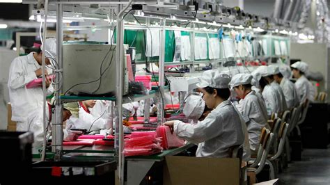Una Visita Clandestina A La Tenebrosa Fábrica China De Los Iphone Infobae