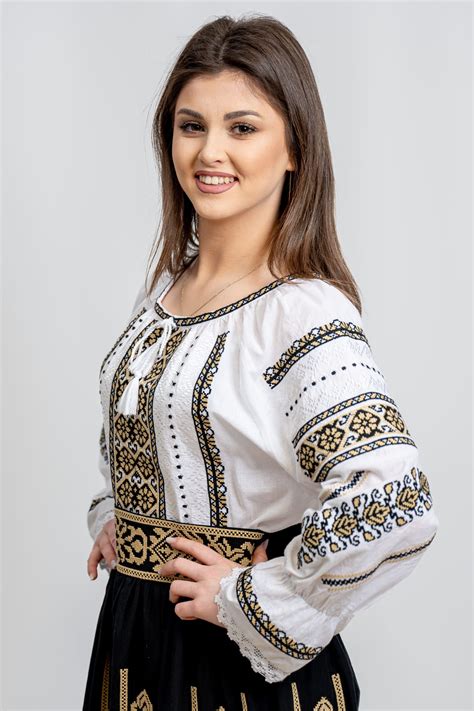 Ie Tradițională Damă Broderie Bej Negru Model Andreea Ii