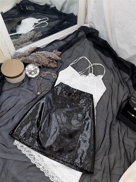 Латексная юбка — цена 399 грн в каталоге Миди юбки Купить женские вещи по доступной цене на Шафе