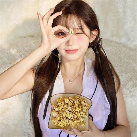 Watching Cheerleader Lee Joo Eun Dance With Rapt Attention Leejooeun Cheerleader ᴊᴜᴇᴜɴ ʟᴇᴇ