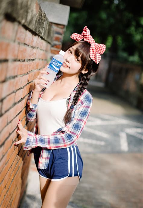 Bokeh Blonde Girl Glance Hands Formal Shirt Shorts Hd Wallpaper Rare Gallery