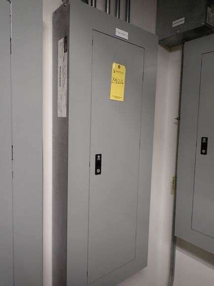Ge A Series Panelboard With Circuit Breakers Yellow Tag Auctions