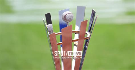 [포토s] 한국시리즈 우승 트로피의 주인공은