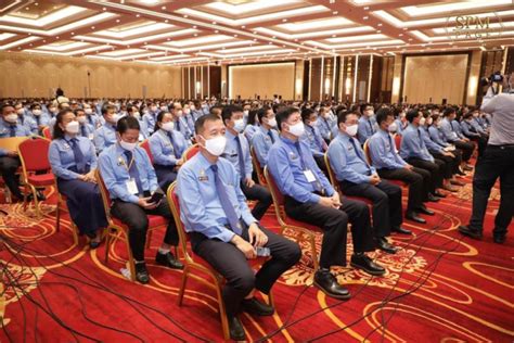 មន្ត្រីល្អប្រឹងដោះស្រាយបញ្ហា មន្ត្រីមិនល្អចេះត្រឹមស្តីបន្ទោសឱ្យថ្នាក់ក្រោម និងរាយការណ៍ជូនមេ