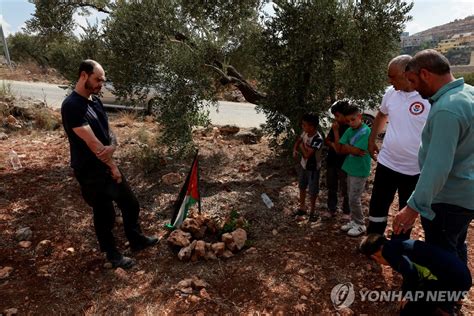 이스라엘군 서안서 비무장 자원봉사 미국여성 머리에 총쐈다