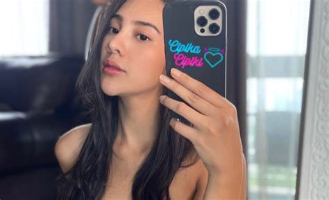 Anya Geraldine Makin Bohay Selfie Pakai Bra Bikin Netizen Pusing News On Rcti