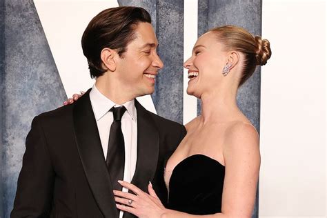 Kate Bosworth And Justin Long Pictured Wearing Bands On Ring Fingers