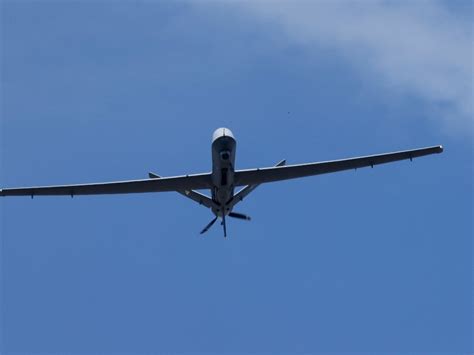 俄軍戰機在黑海上空攔截兩架執行偵察任務外國無人機 Rthk