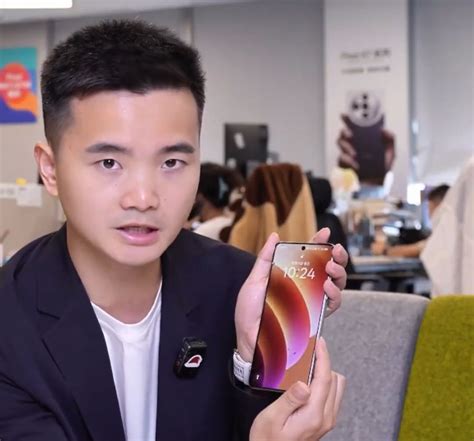 oppo confirms having copied the camera control button from the iphone 16 gearrice