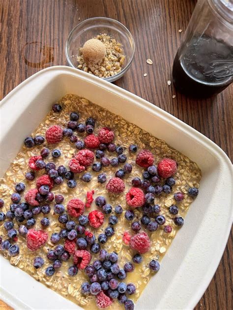 Baked Berry Oatmeal · Jess In The Kitchen