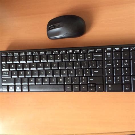 Logitech Mk220 Wireless Keyboard Mouse Set Computers And Tech Parts