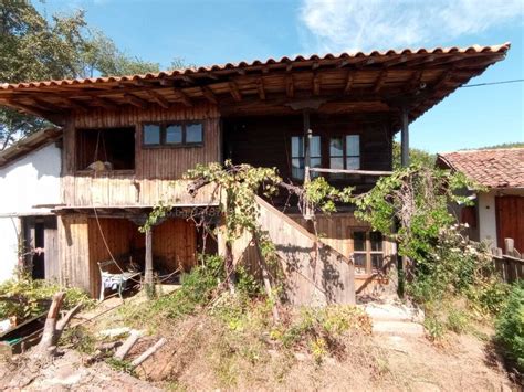 Градец Имот с възрожденска архитектура Двуетажна къща 138 кв м РЗП 628 кв м двор Къщи Вили Г