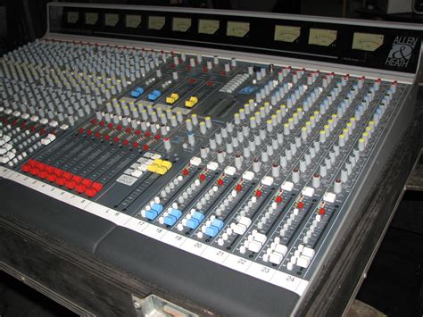 GL3300 24/8/2 - Allen & Heath GL3300 24/8/2 - Audiofanzine