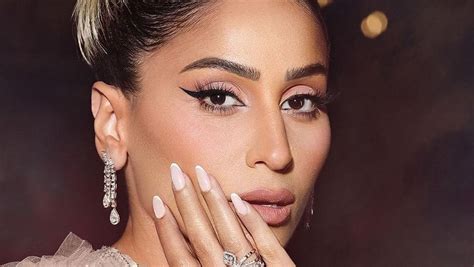 دينا الشربيني توجّه رسالة إلى حبيبها على الهواء Mtv Lebanon