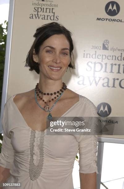 146 Carrie Anne Moss 2002 Photos And High Res Pictures Getty Images
