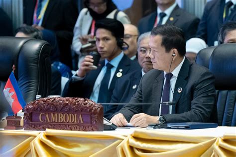 សម្តេចមហាបវរធិបតី ហ៊ុន ម៉ាណែត អញ្ជើញចូលរួមកិច្ចប្រជុំកំពូលអាស៊ាន ជប៉ុន លើកទី២៧ វិមាន៧មករា