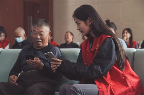 我院学生第三党支部开展“青春送温暖，心系夕阳红”主题党日活动 文史与传媒学院