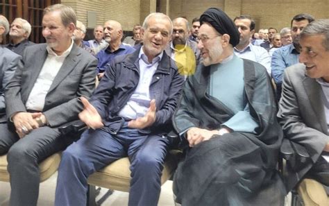 حضور سیدمحمد خاتمی، اسحاق جهانگیری و مسعود پزشکیان در مراسم ختم دکتر