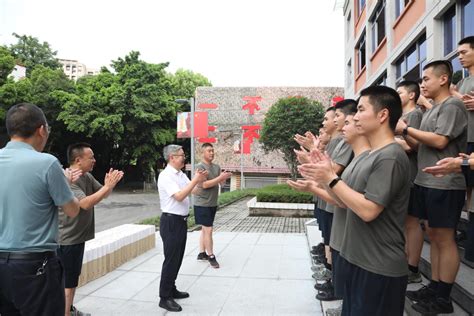 刘永全看望慰问驻区部队官兵和优抚对象